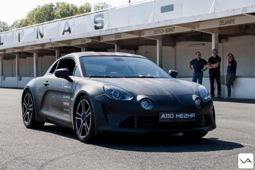 Découverte Alpine A110 Hybride HE2HP: l'hybridation au service de la ...